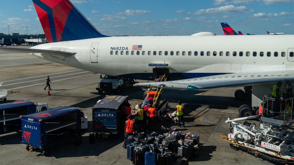Delta updates baggage fees along with these other major airlines - Good ...