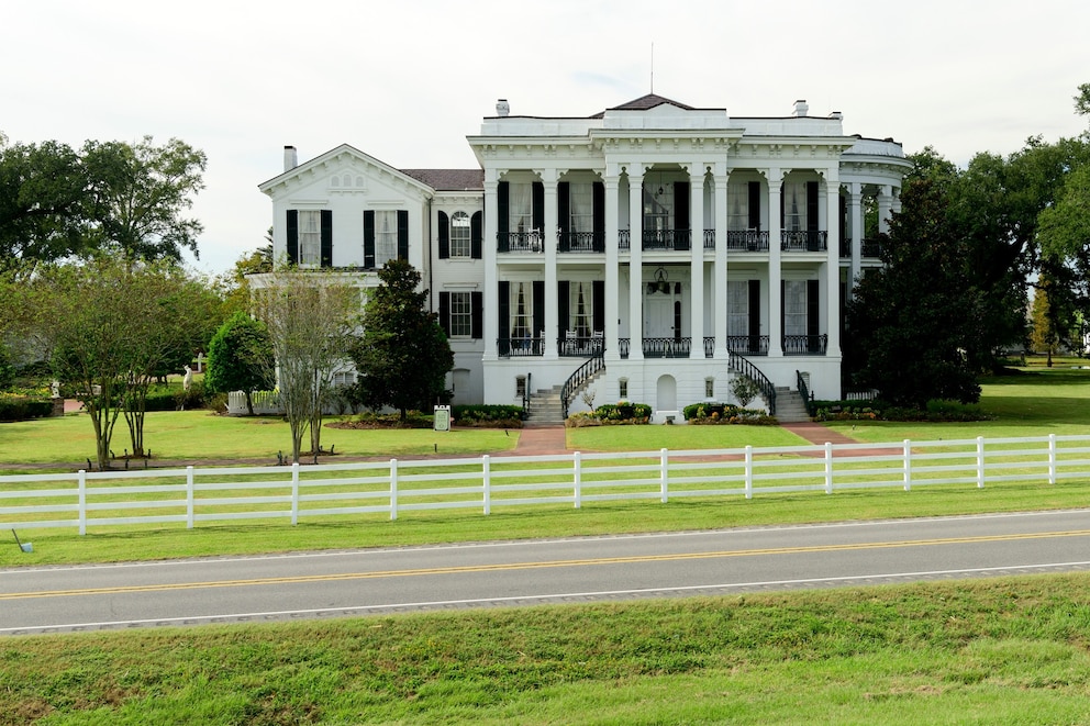 'No more Nottoway': Historic Louisiana plantation house destroyed in ...