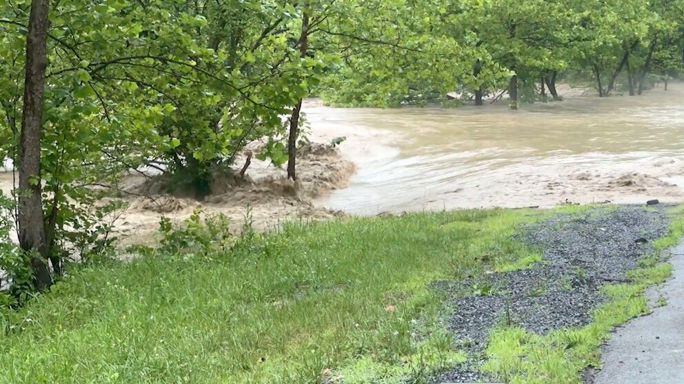 Severe weather, flash flood threat impact eastern half of US - Good ...