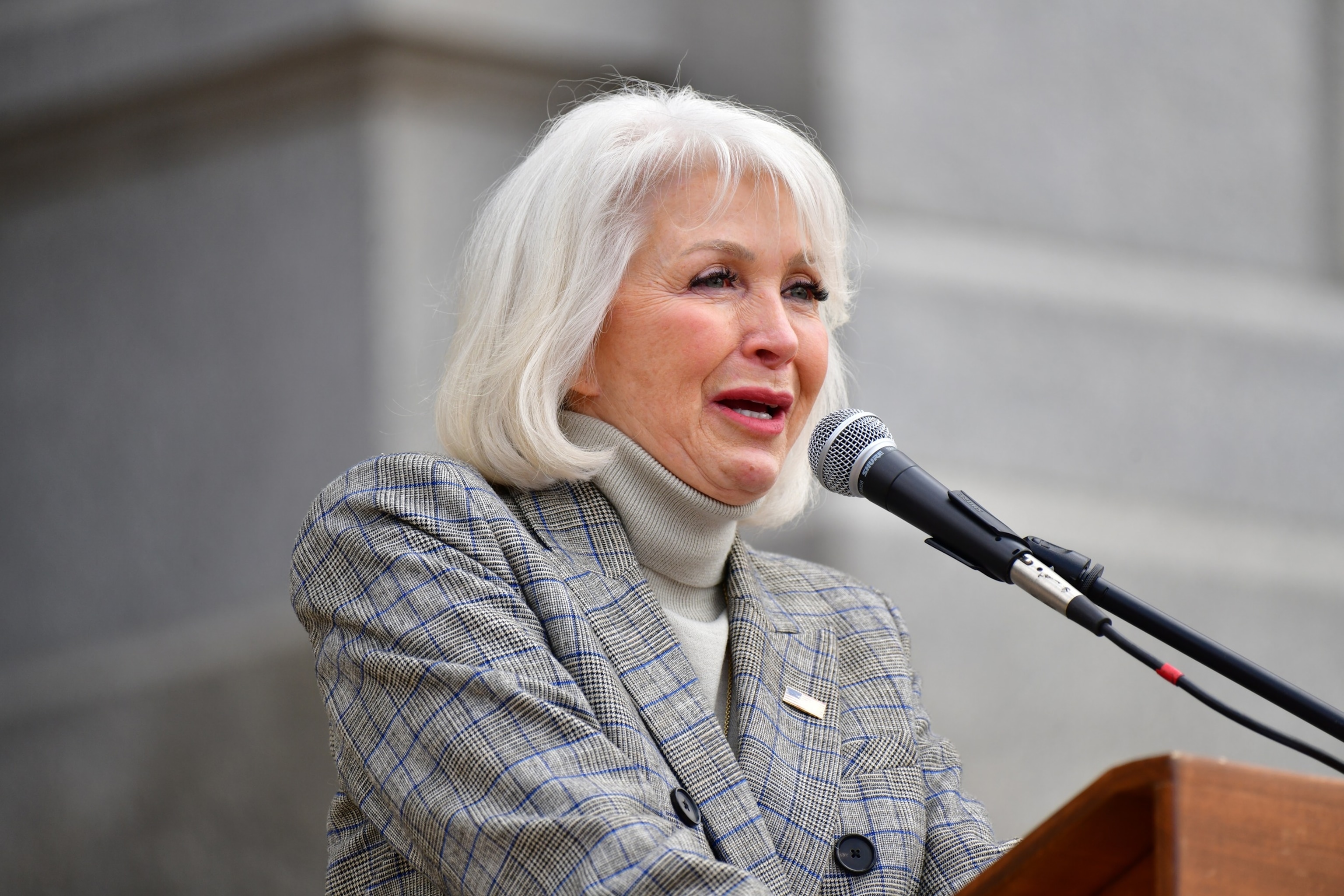 Trump claims to pardon jailed Colorado election clerk Tina Peters, but ...