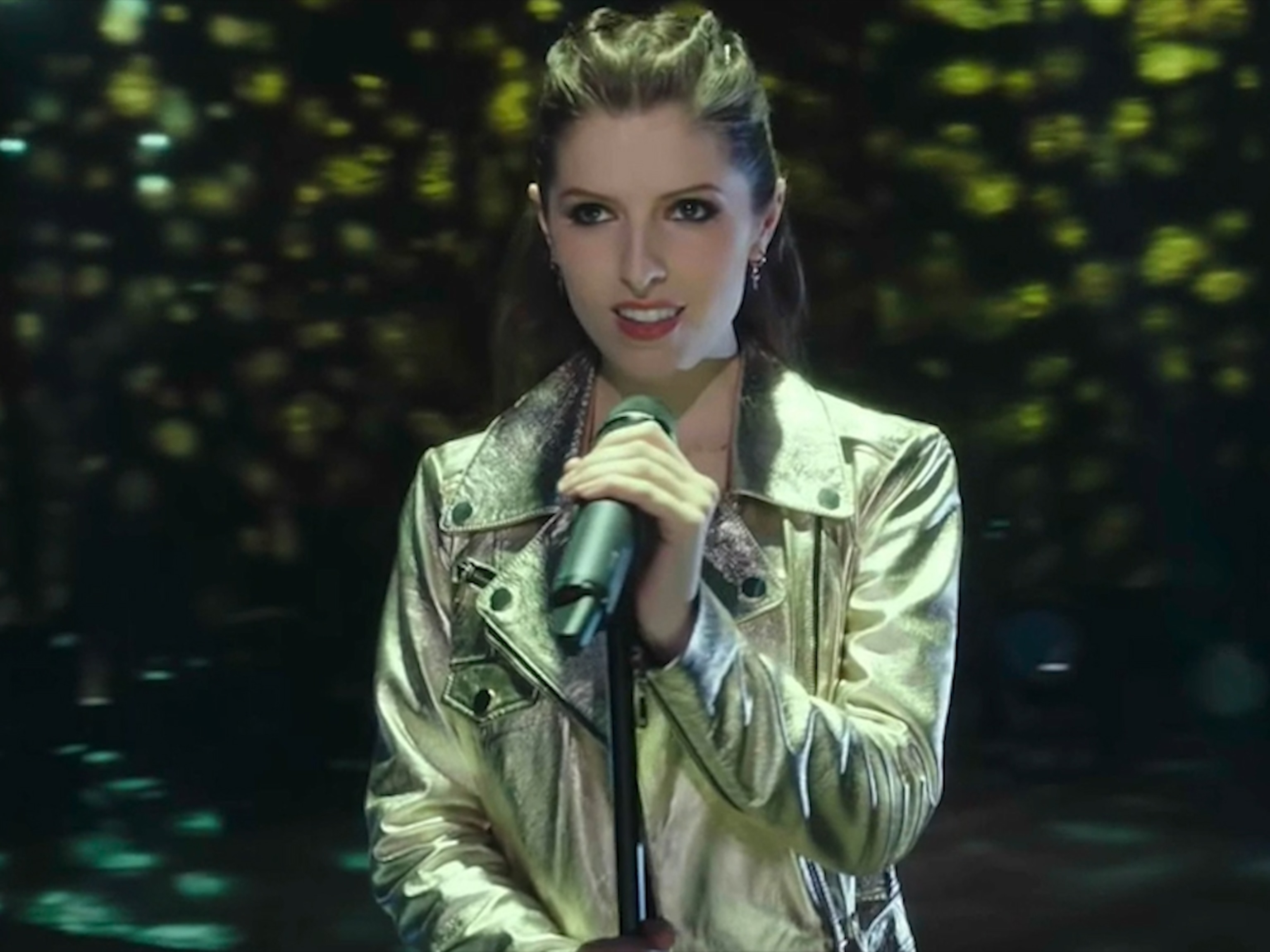 Skylar Astin Bacia Anna Kendrick