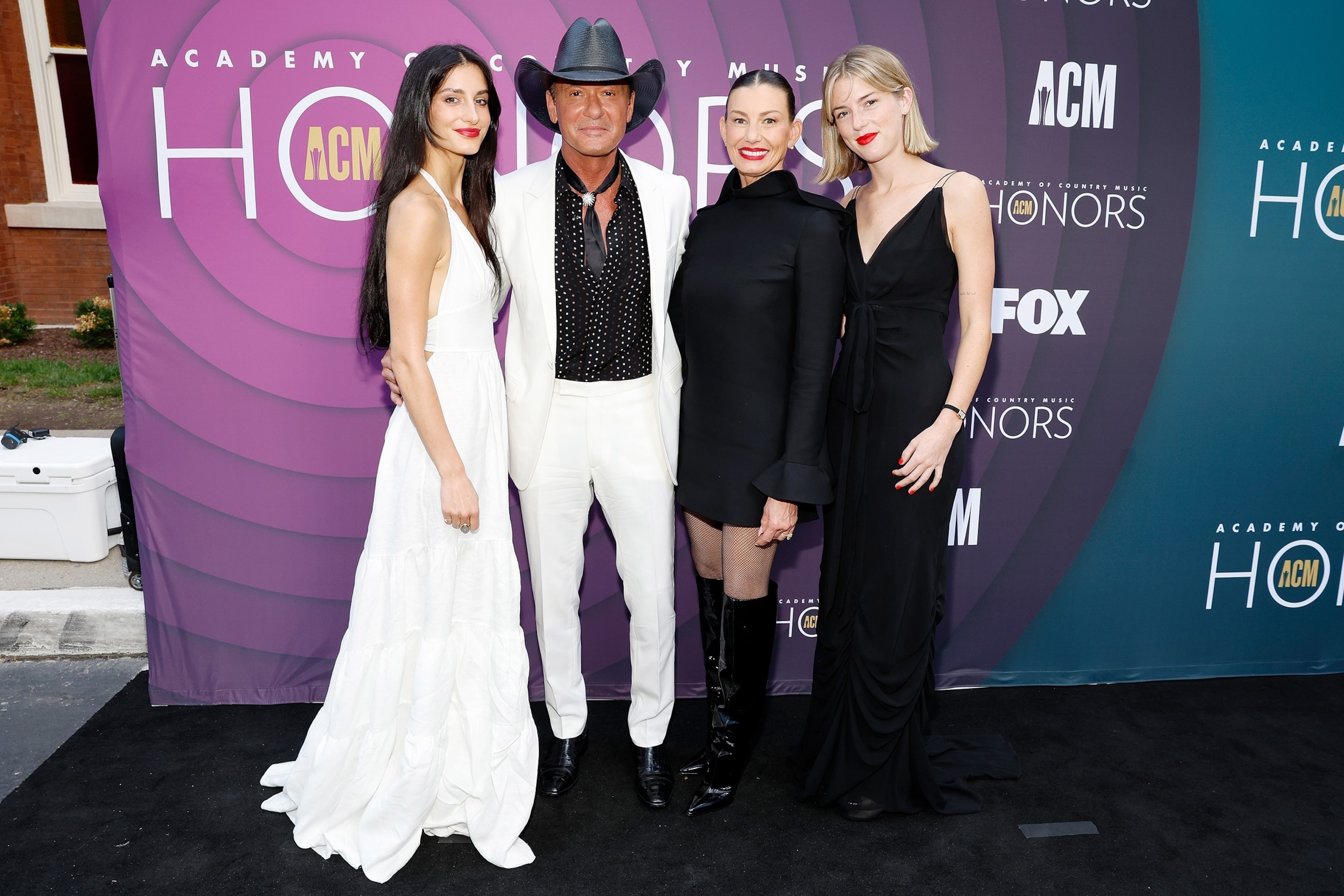Tim McGraw calls Faith Hill 'my complete soulmate' in sweet anniversary ...