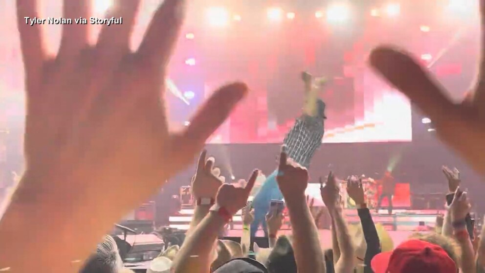 Video Country singer's fall caught on video - ABC News