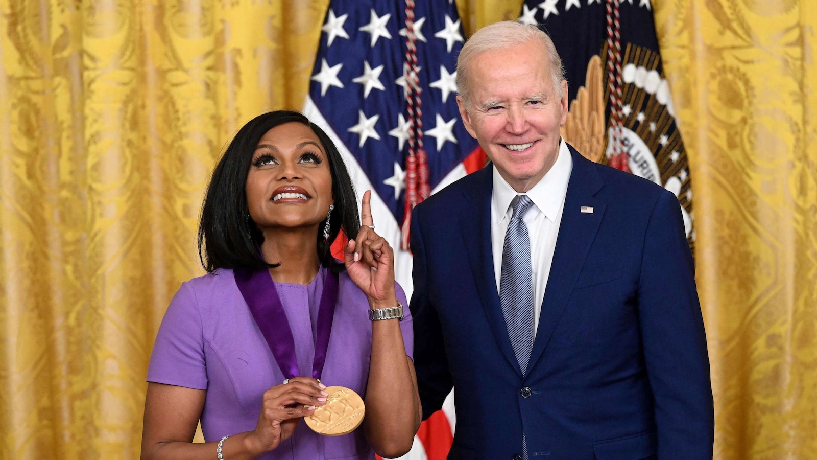 Mindy Kaling pays heartfelt tribute to late mother after accepting ...