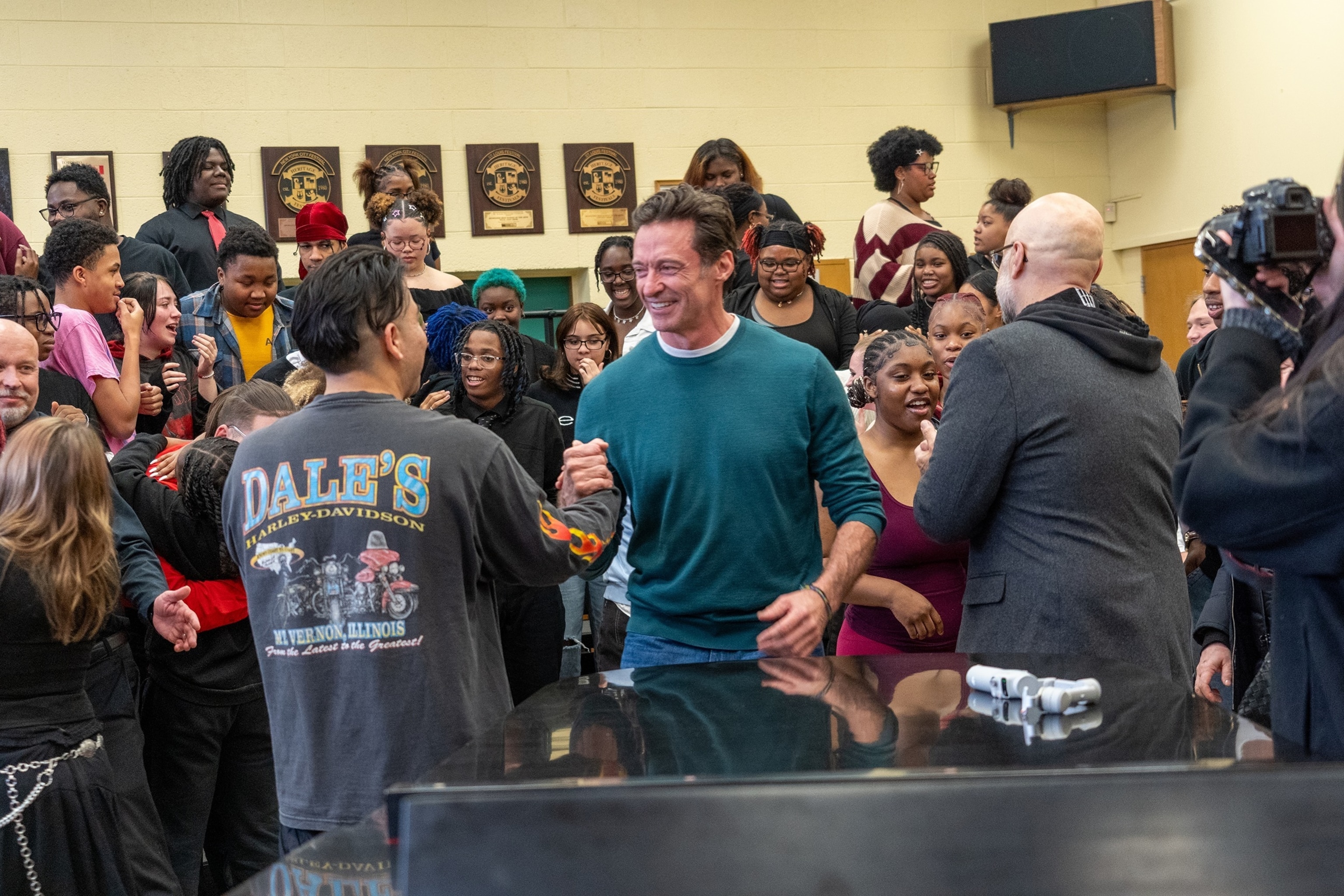 Hugh Jackman shocks high school choir with surprise visit - ABC News