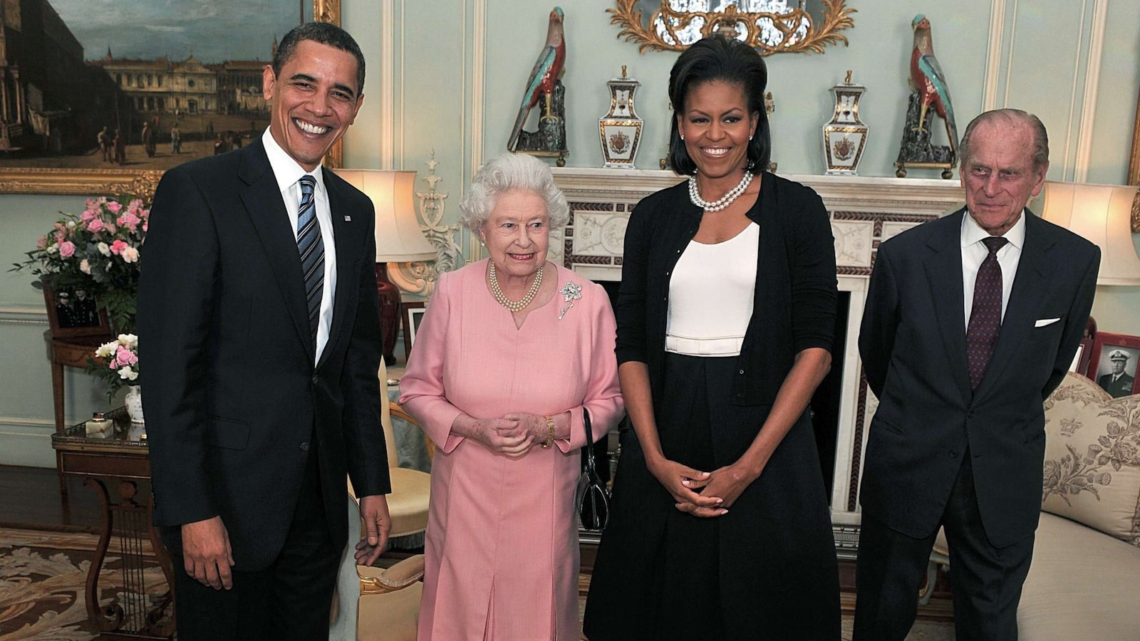 Obamas remember Queen Elizabeth II in touching video messages - ABC News