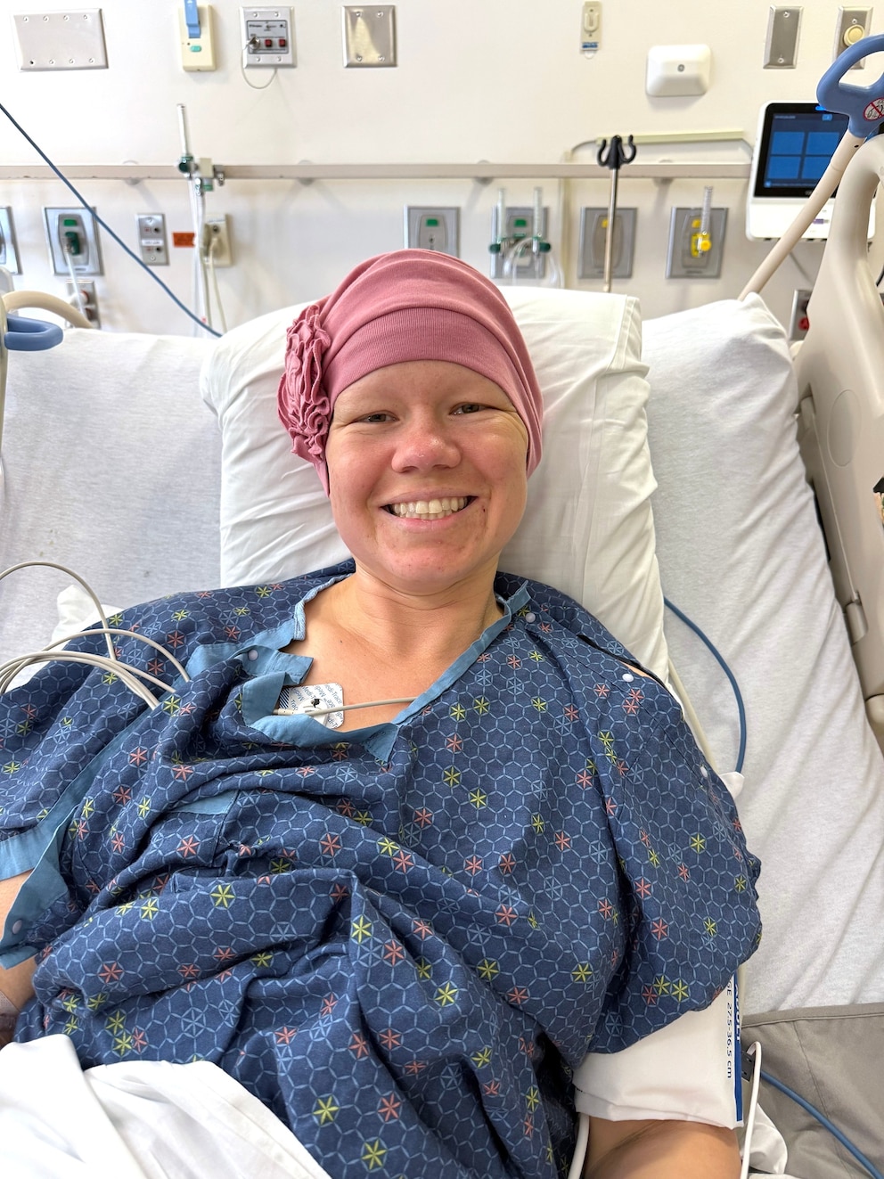 Mom of 2 shares ovarian cancer diagnosis after thinking she had sinus ...