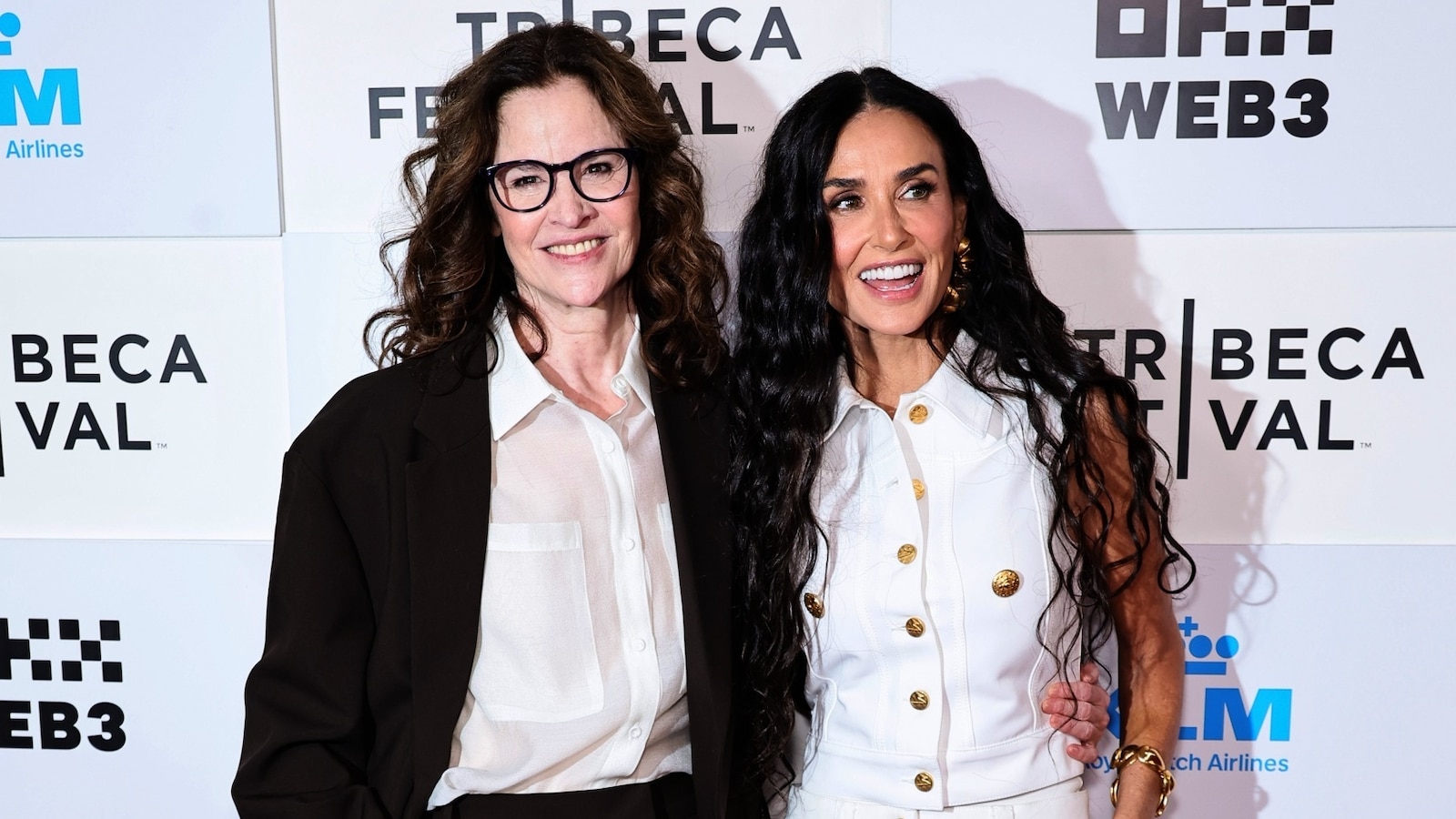 'St. Elmo's Fire' co-stars Demi Moore, Ally Sheedy reunite on 'BRATS ...