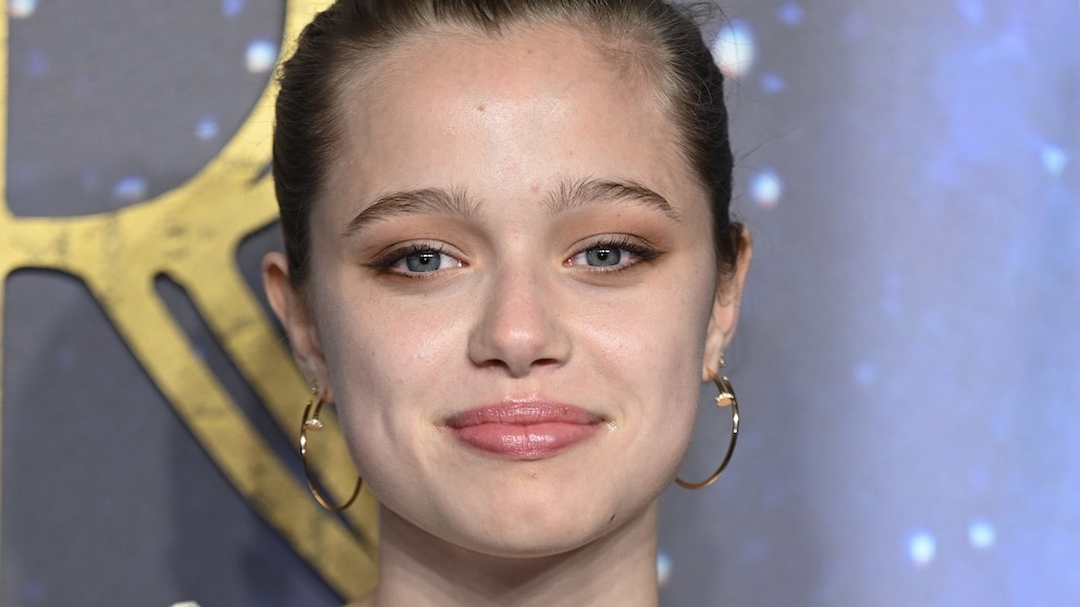 Angelina Jolie, Brad Pitt's daughter Shiloh granted name change - Good Morning America