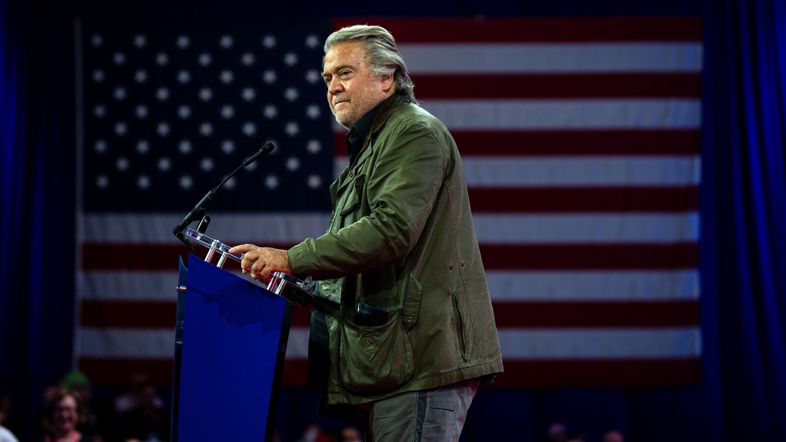 Judge orders Steve Bannon to explain why he switched attorneys close to ...