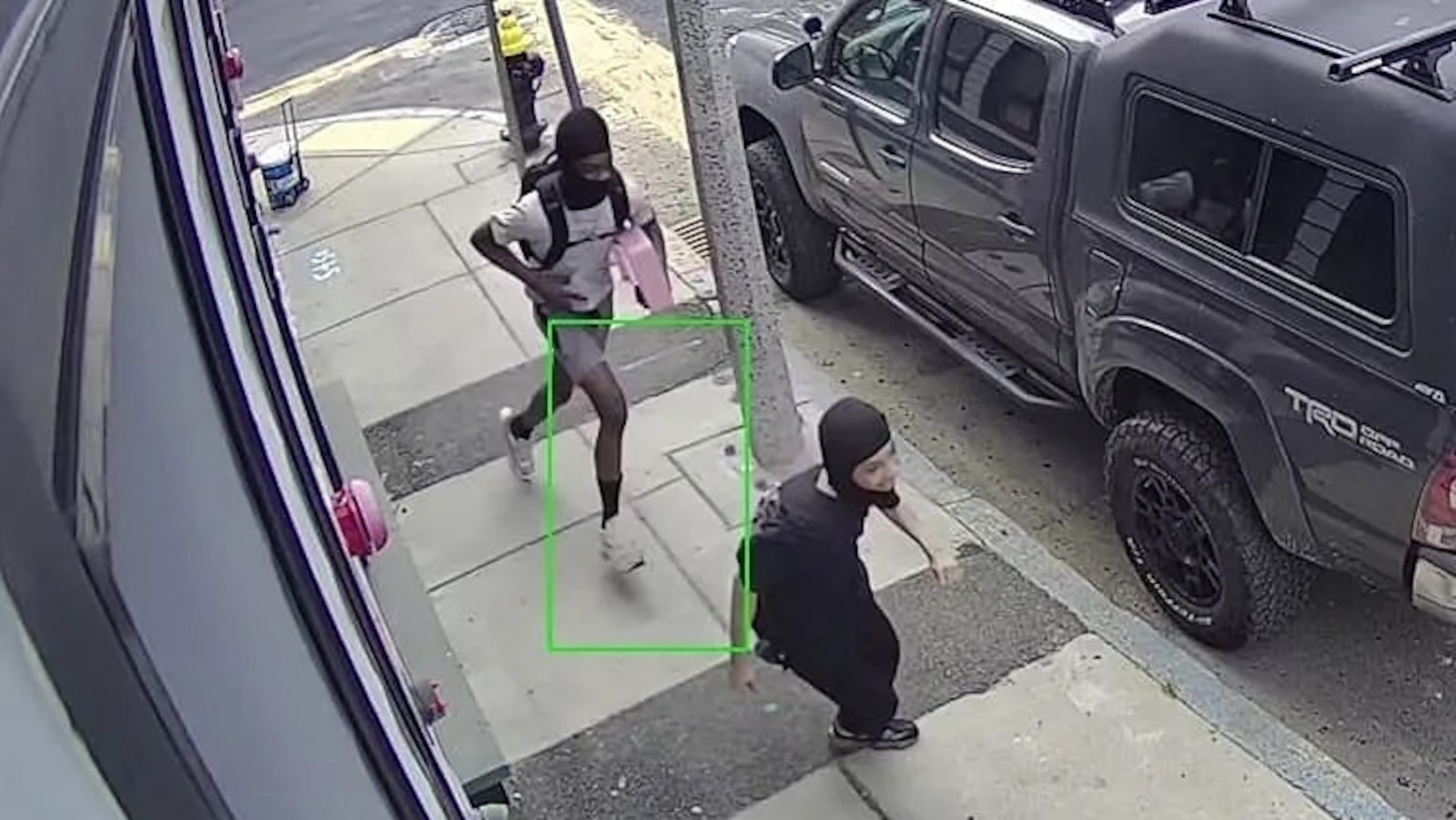 Suspects at large after armed robbery at kids' lemonade stand in Boston ...