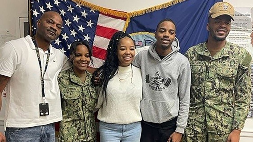 Virginia siblings become first Black triplets to join the Navy - ABC News
