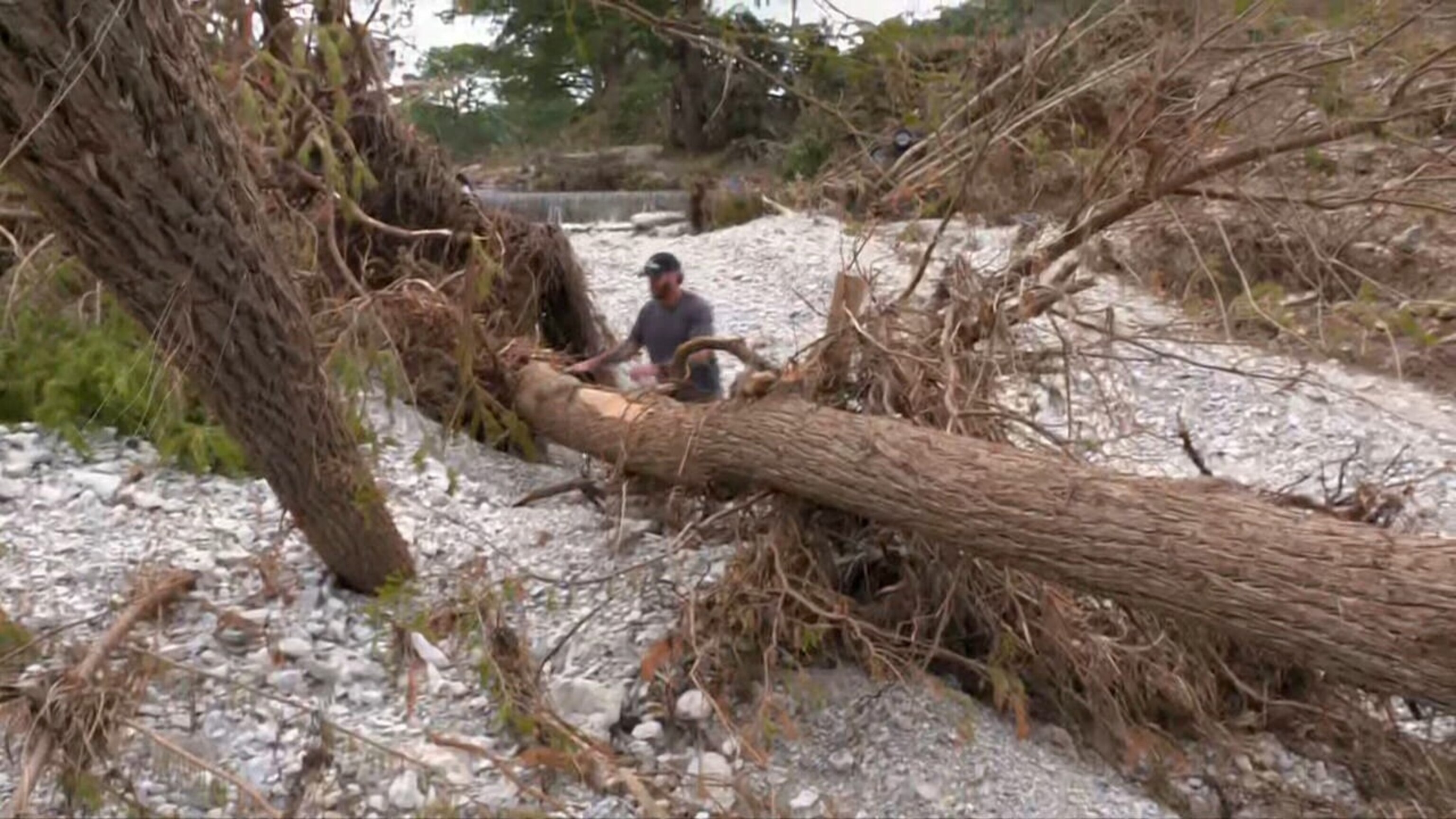 Navy SEALs help with search and recovery efforts after Texas floods ...