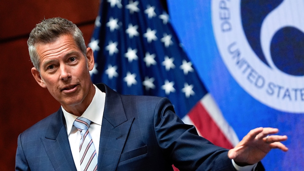 Duffy says NASA could move on from SpaceX for Artemis III moon landing ...