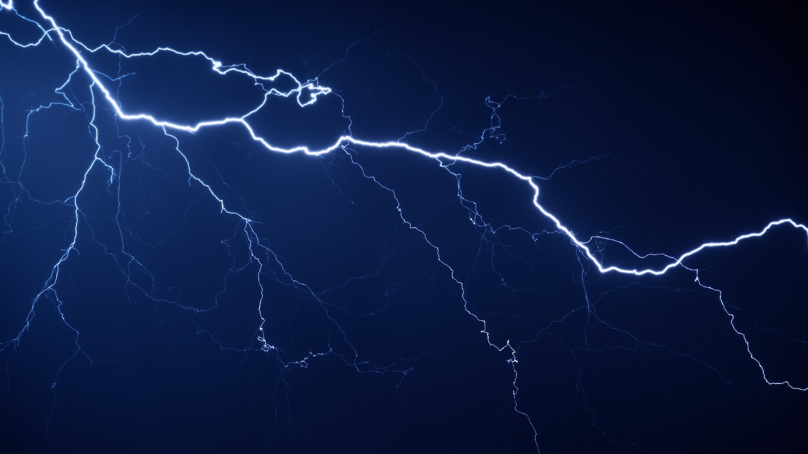 2 teens, including 9-month pregnant girl, struck by lightning in ...