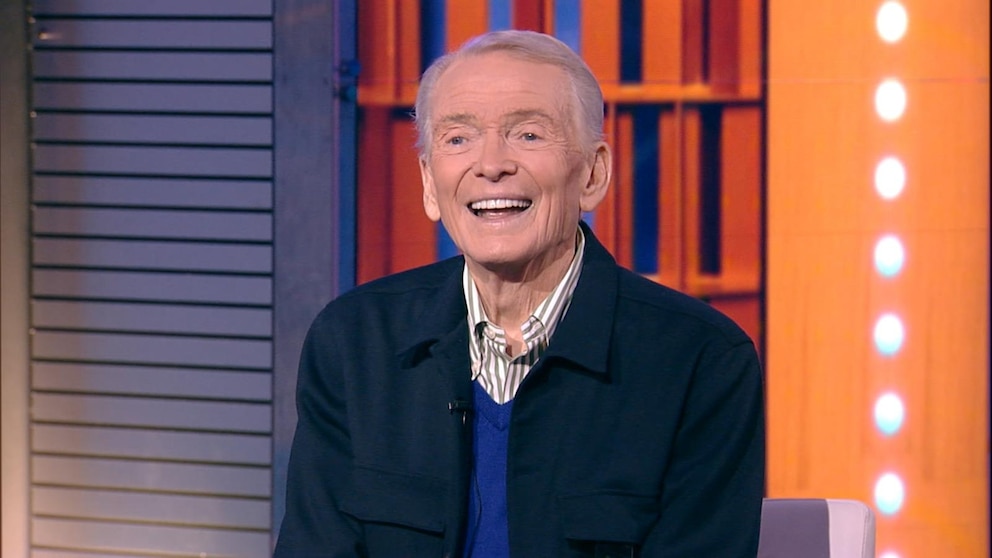 Video Legendary Costume Designer Talks New Documentary ‘bob Mackie Naked Illusion Abc News