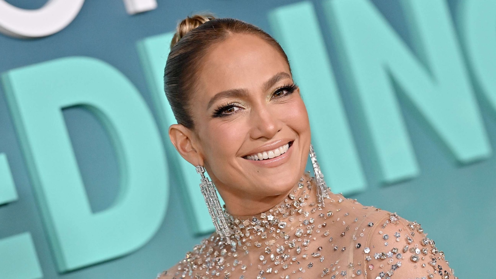 Jennifer Lopez wows fans with glowing throwback glamour shot - ABC News