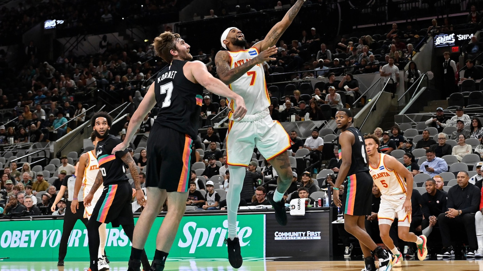 Fox, Johnson lead Spurs to third straight victory without Wembanyama, toppling Hawks 135-126 ...