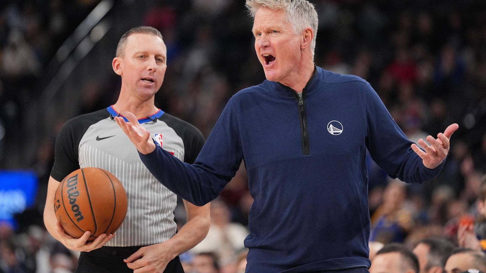 Warriors coach Steve Kerr ejected after heated exchange over no-call in ...