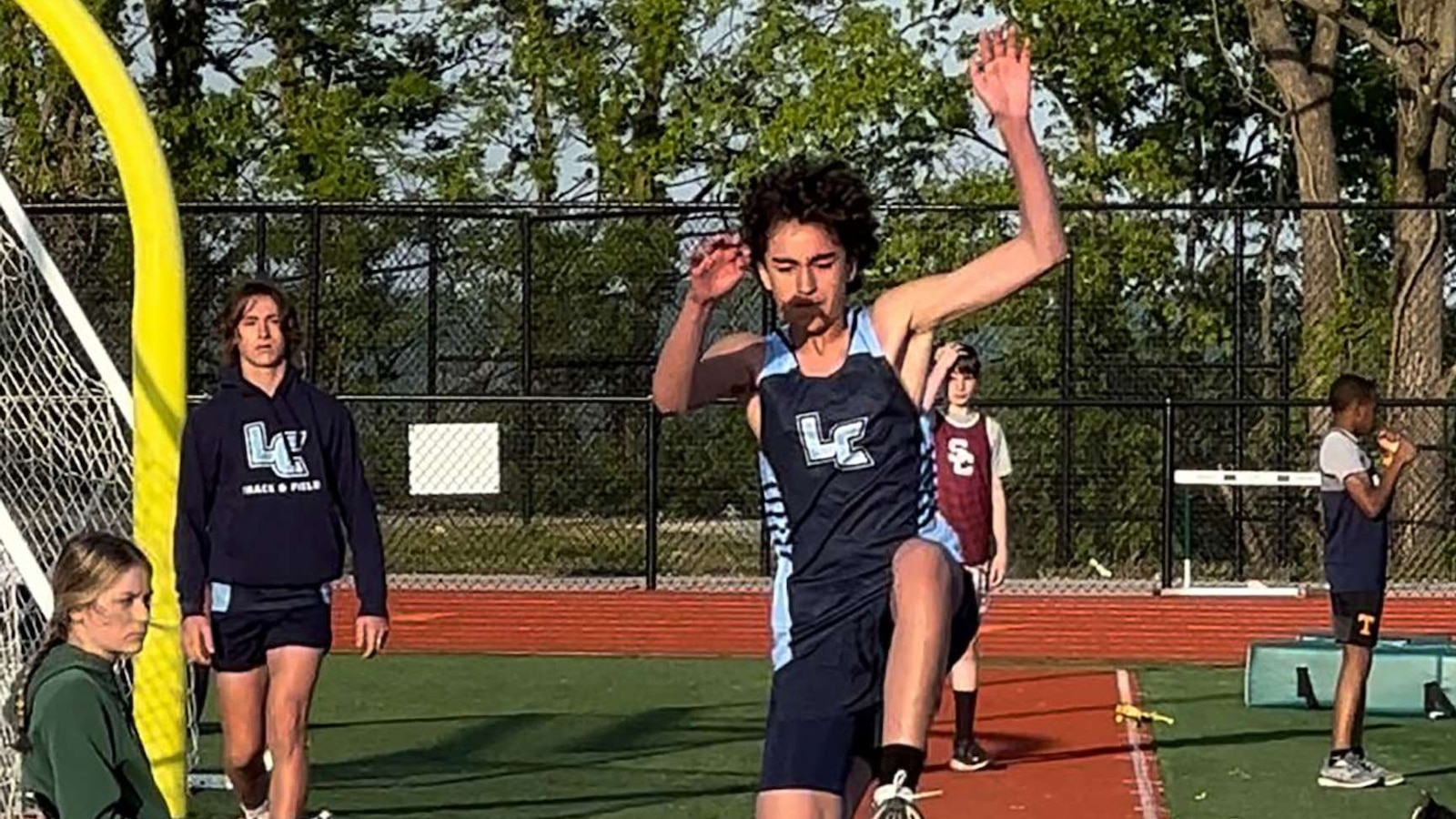 Teen athlete has hands, legs amputated after rare complication from the ...