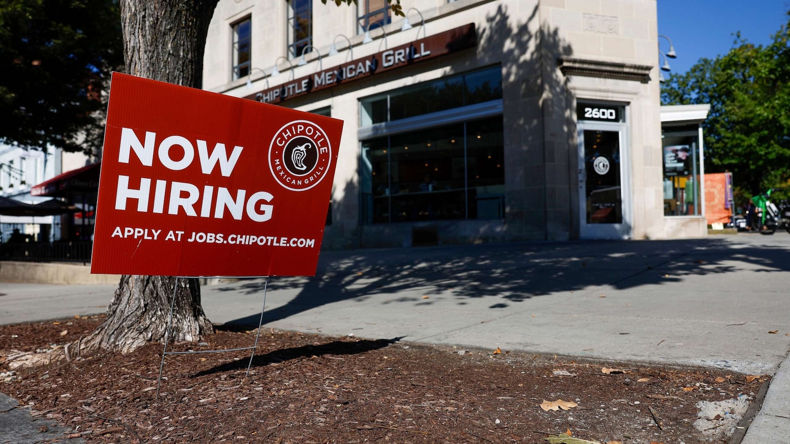 US hiring exceeds expectations, as economy adds 261,000 jobs - ABC News