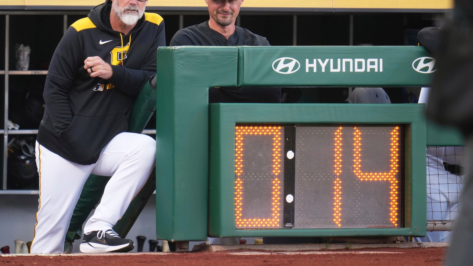 Fan falls from 21-foot Clemente Wall at PNC Park in Pittsburgh during ...