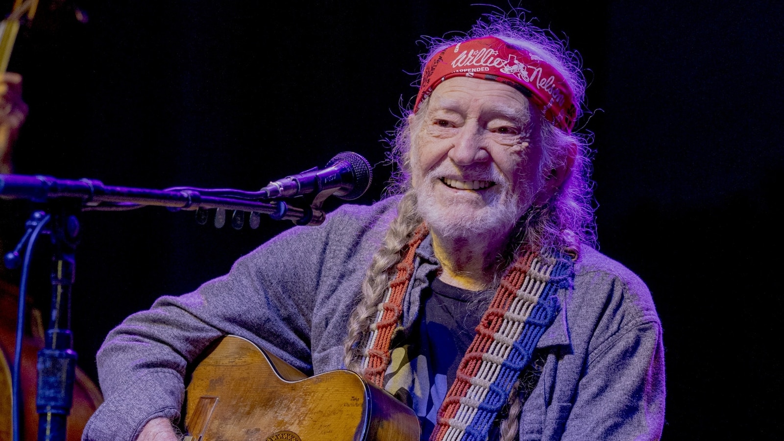 Willie Nelson returns to the stage after illness causes him to miss ...