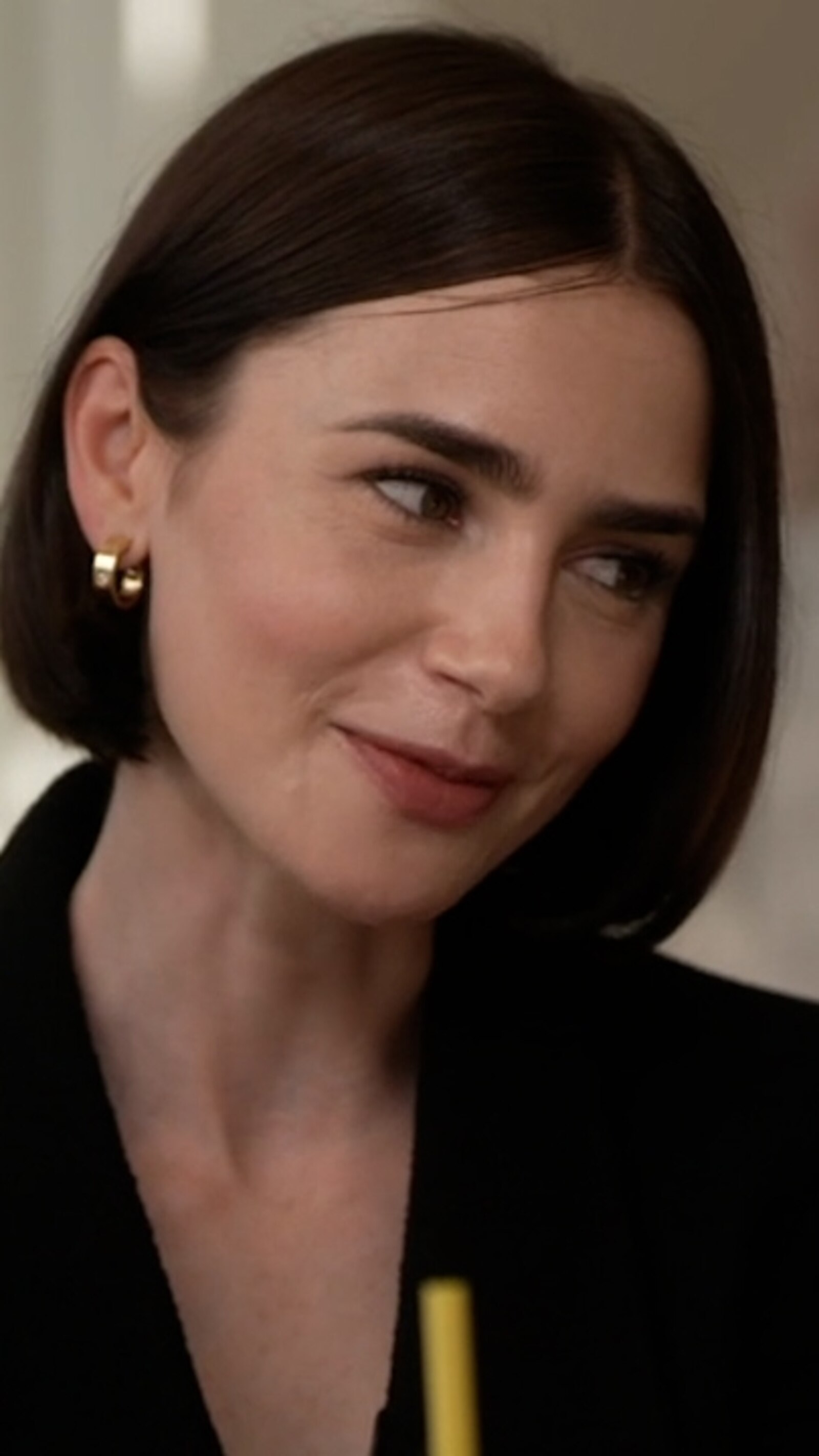 Lelie Collins Neus