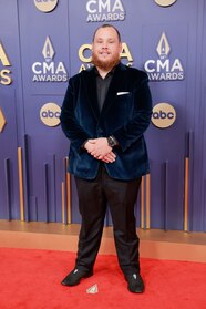 CMA Awards 2024 Red Carpet See What Stars Wore For Country Music s