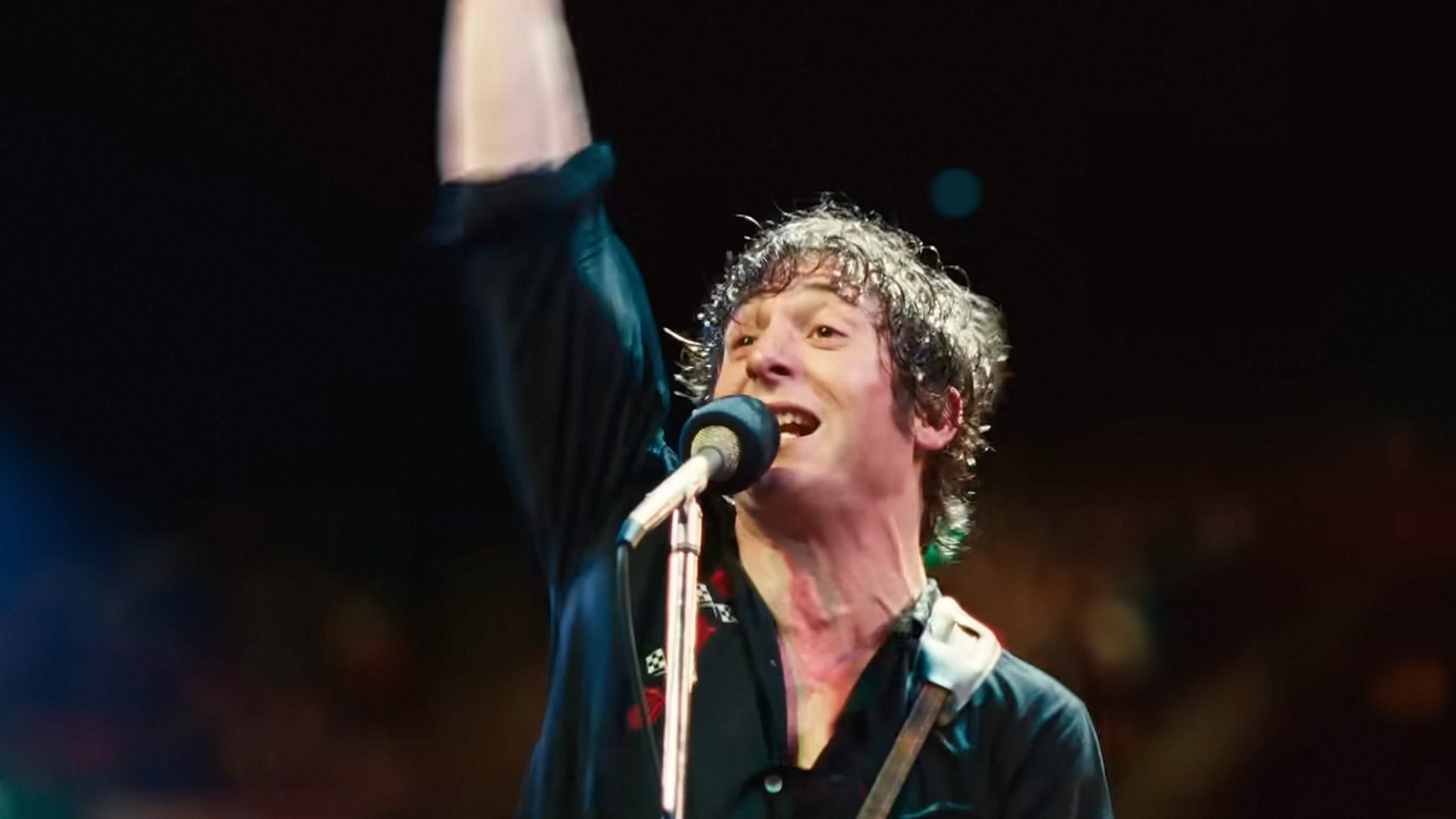 How Jeremy Allen White prepared to sing like Springsteen in 'Deliver Me ...