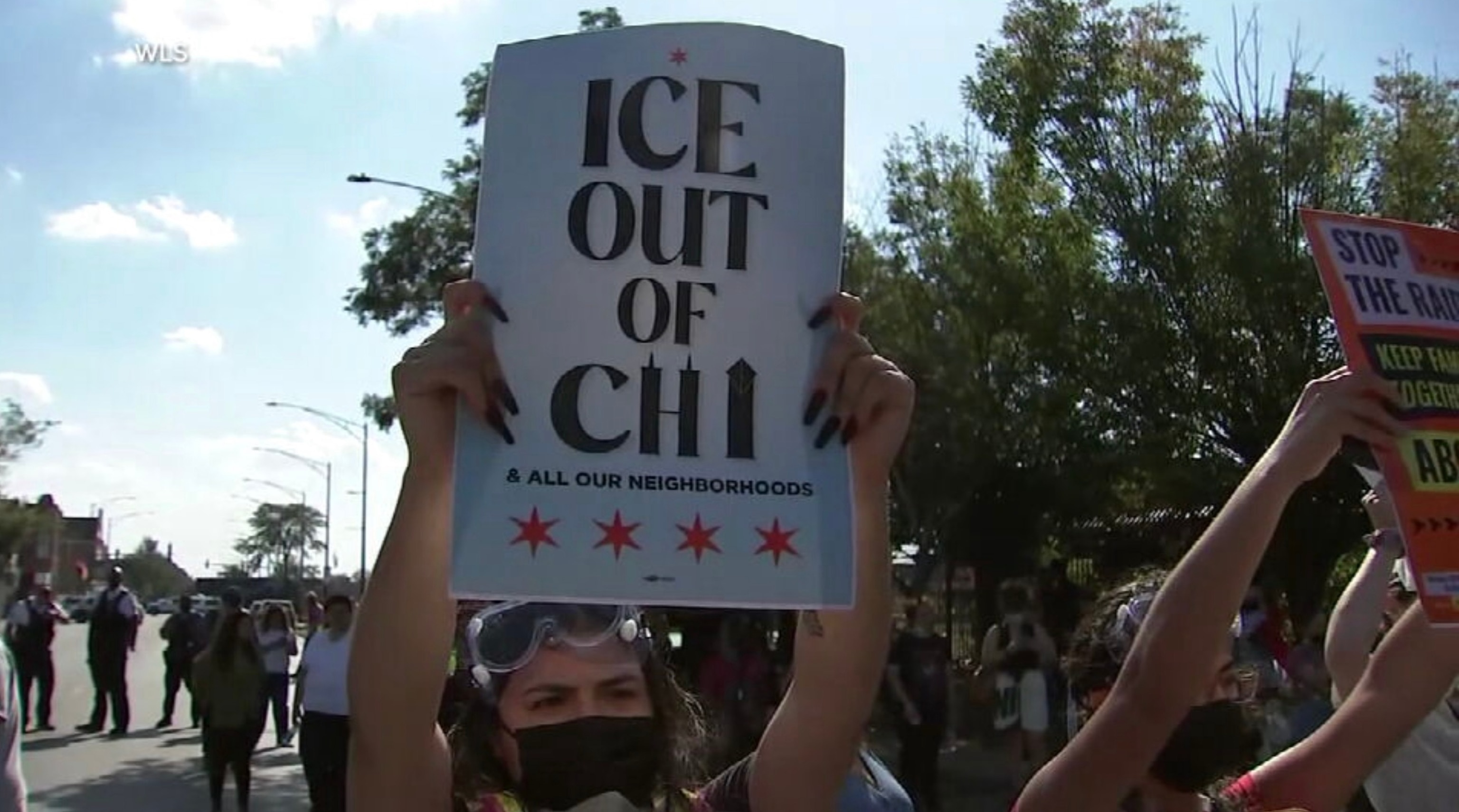 Protester shot in Chicago by border patrol agents who claim they were ...