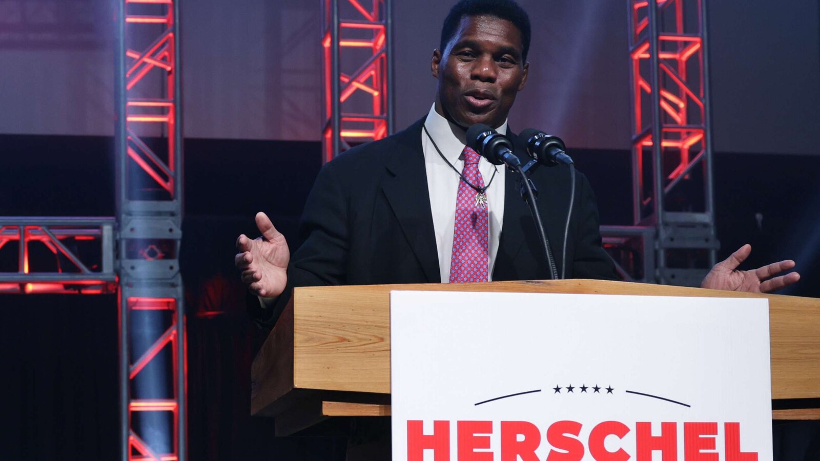 Herschel Walker re-enrolls at University of Georgia after retreating ...
