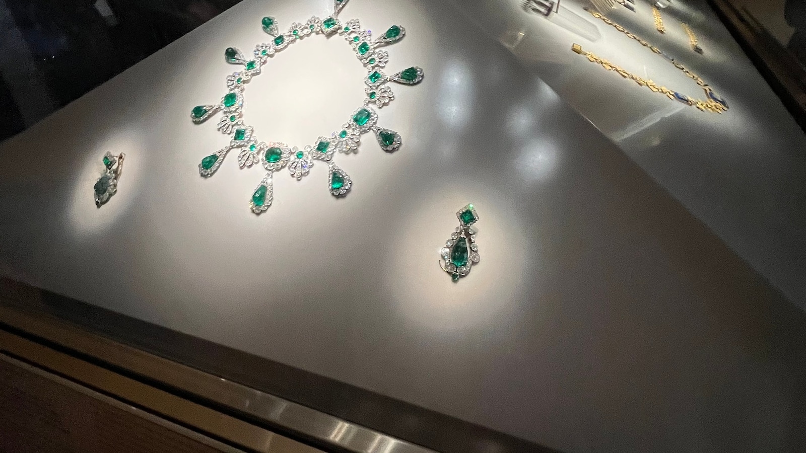 Louvre jewel heist: Man who says he is a cousin of one suspect speaks ...