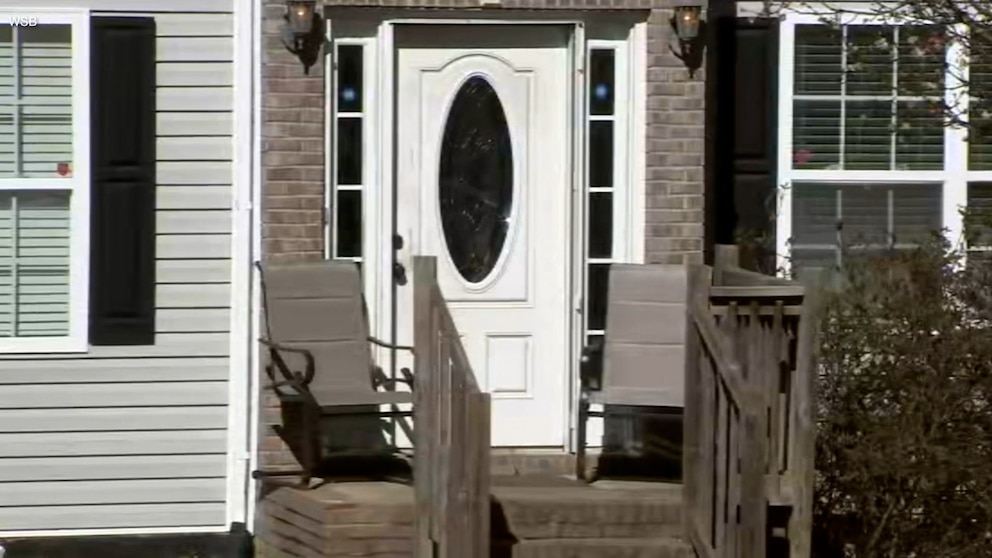 Video At least 2 people dead after a gunman open fired at a house party ...