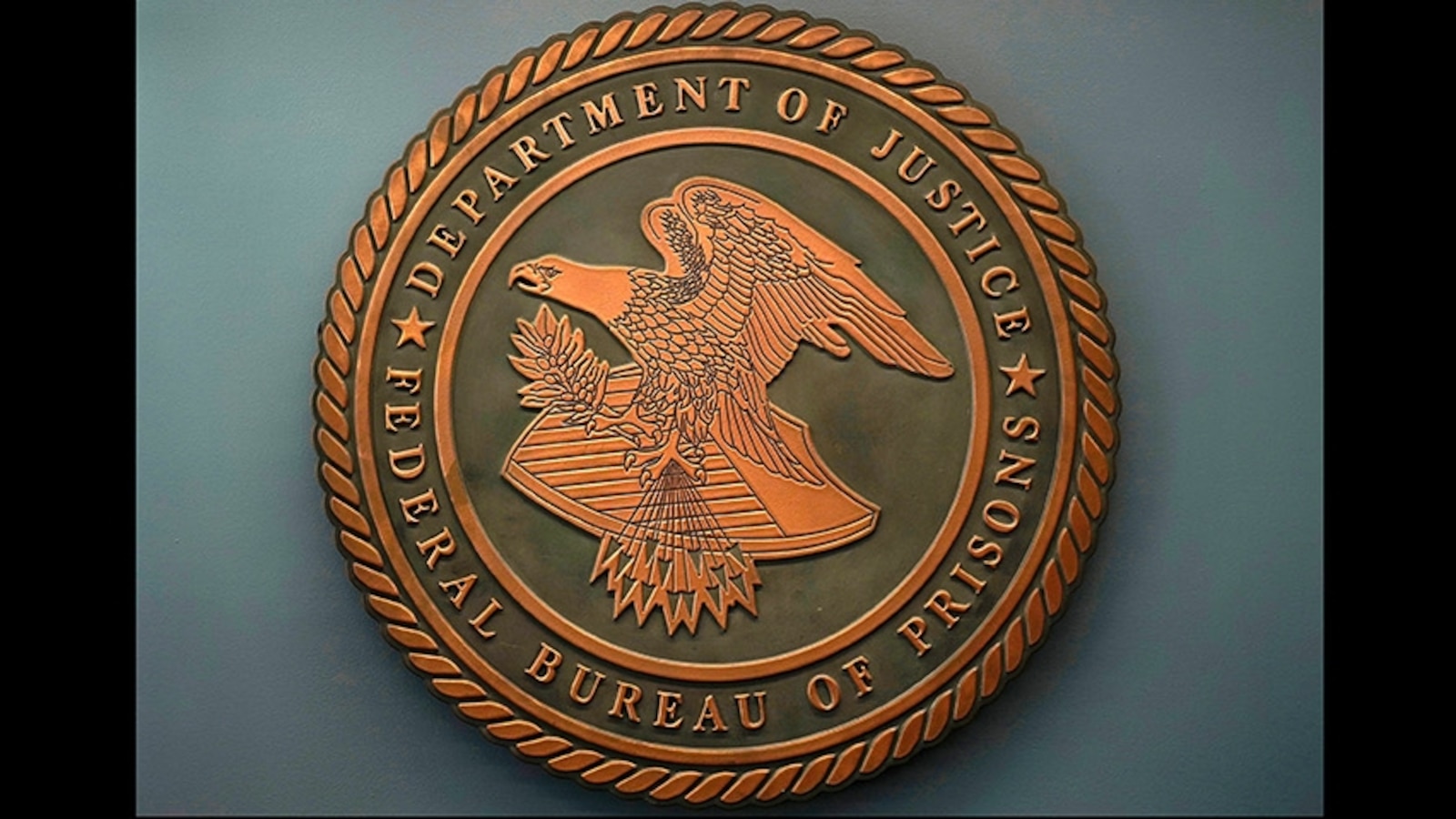 BOP finalizes moving inmates from private prisons - ABC News