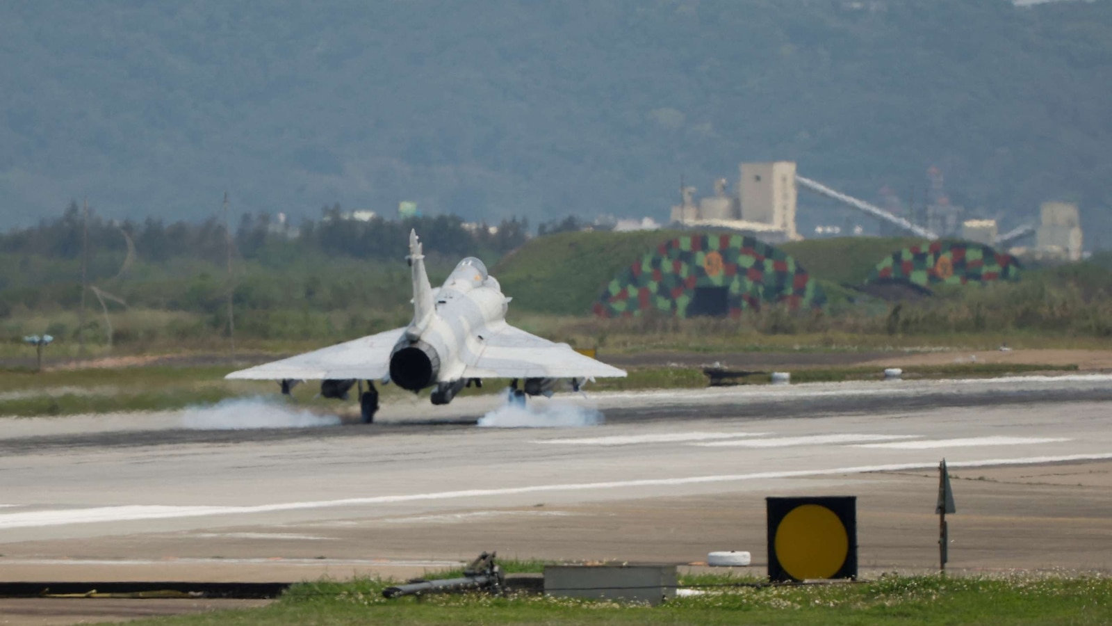 China 'ready to fight' after 3 days of large-scale military drills ...