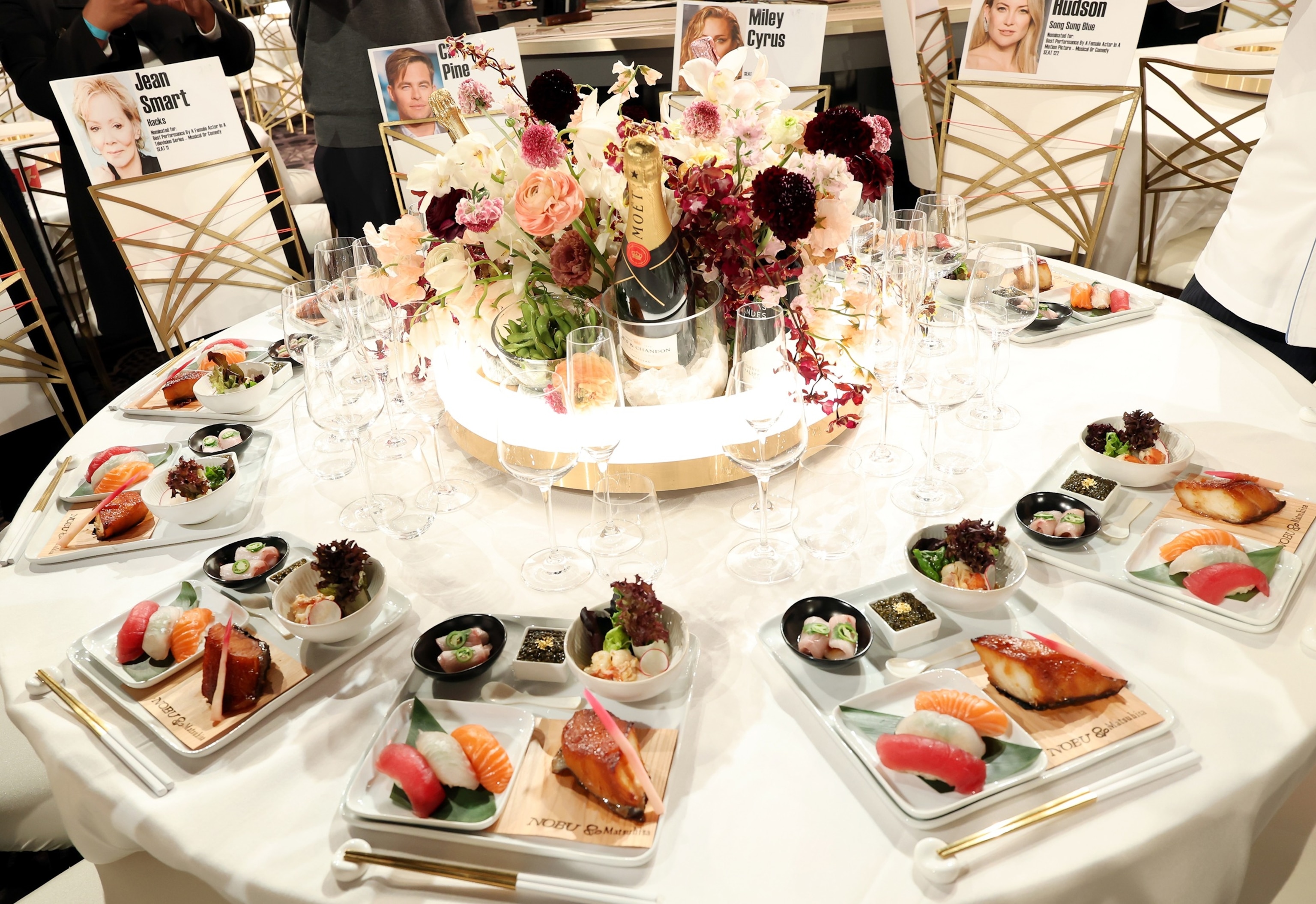 Golden Globes 2026 live updates: How to watch, who's hosting and more ...