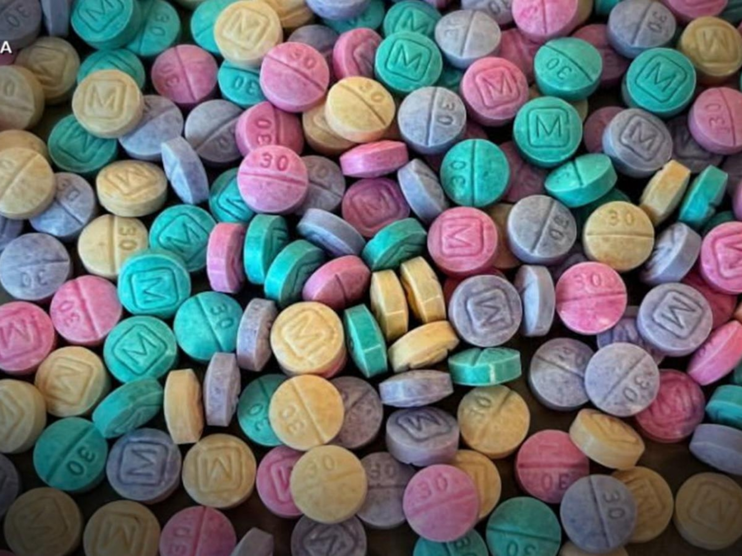 Roxy 15 Pill Round Pink