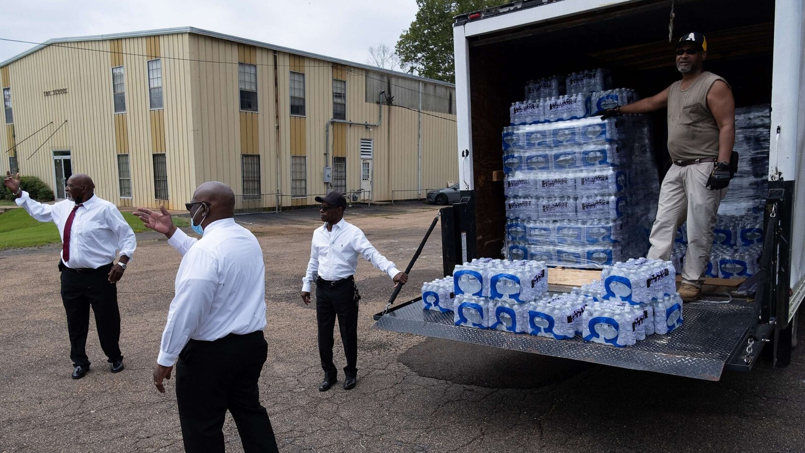 Jackson mayor sees 'light at the end of the tunnel' in water crisis ...