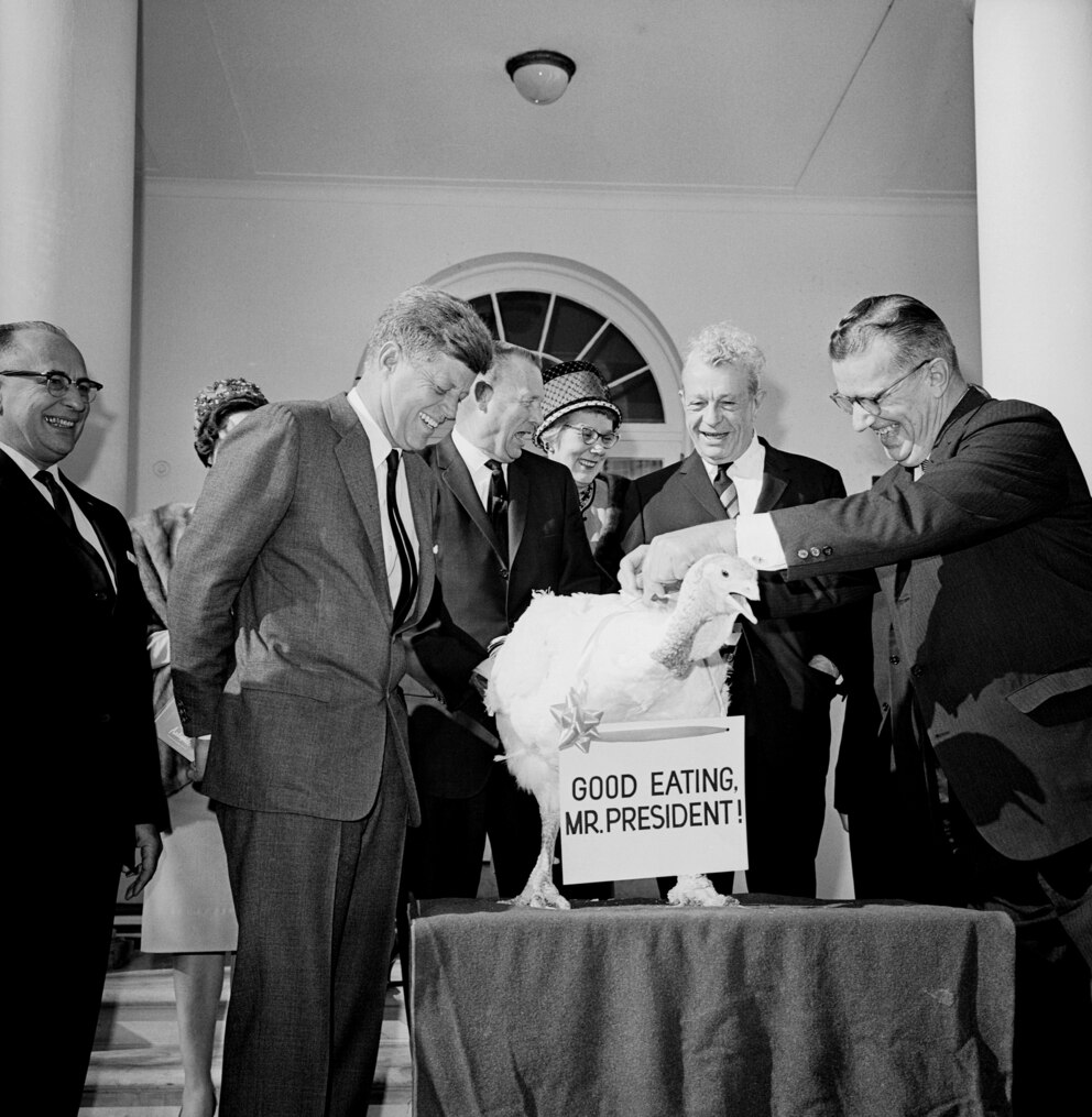 Biden pardons 'Peach' and 'Blossom' in White House Thanksgiving turkey ...