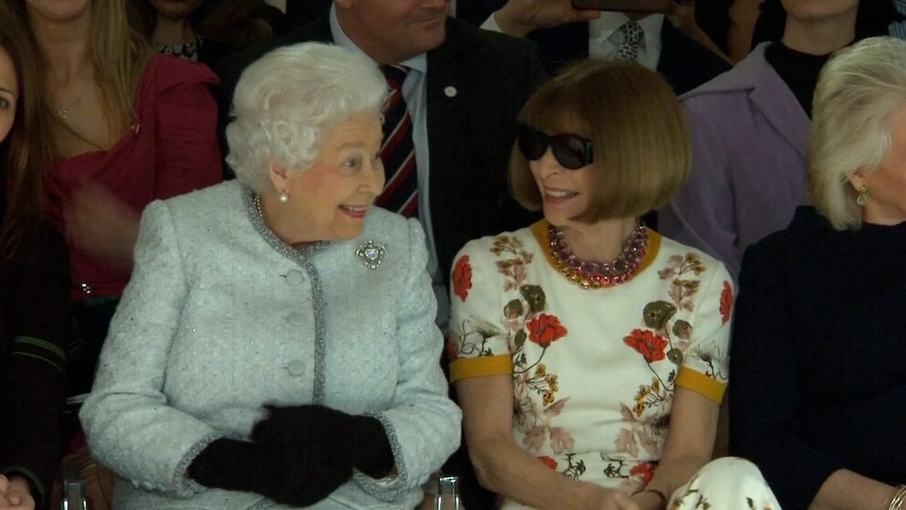 Video The Queen Meeting Celebrities Through The Years Abc News