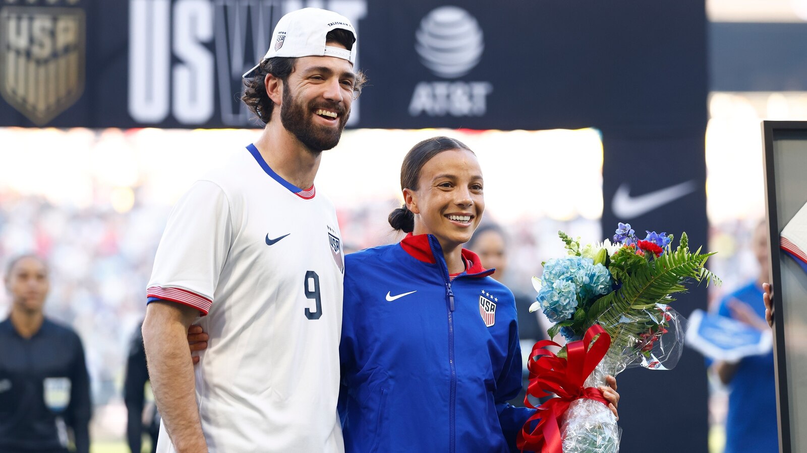 USWNT star Mallory Swanson, Cubs shortstop Dansby Swanson expecting 1st ...
