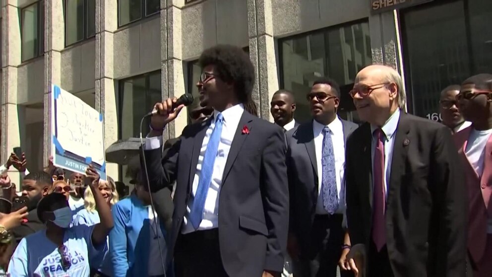 Video Expelled Tennessee representative Justin J. Pearson gets ...