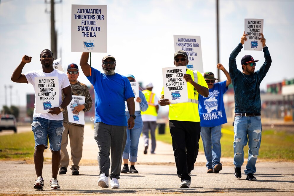 Port strike draws on frustration over pandemic-era profit boom - Good ...