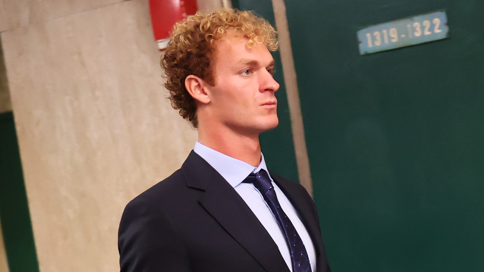 Man who helped Daniel Penny restrain Jordan Neely speaks at trial - ABC ...