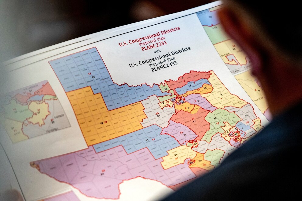 Texas Gov. Abbott signs redrawn congressional map favoring Republicans ...