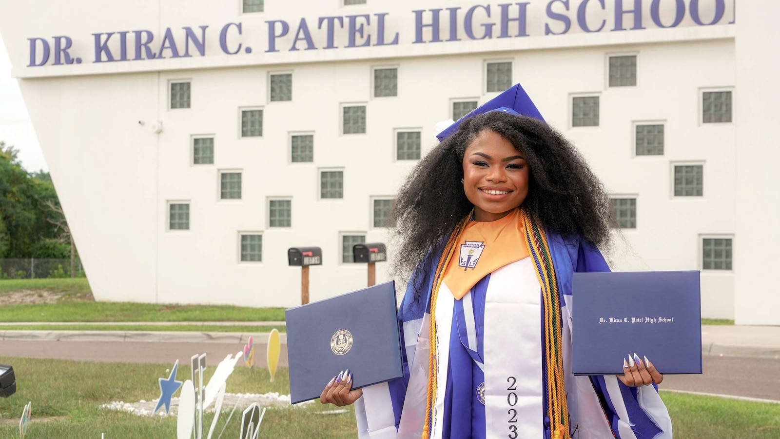 High school valedictorian graduates with 8.07 GPA - ABC News
