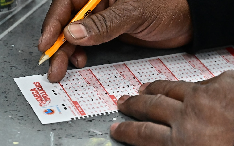 Why the $1.5 billion Powerball jackpot is the latest in a growing list ...