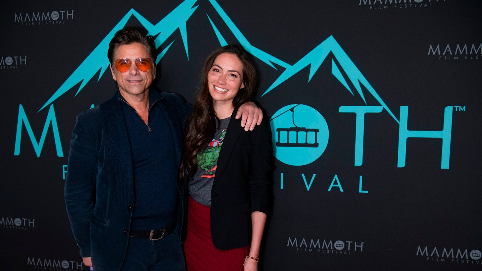 John Stamos calls himself 'arm candy' in supportive post for wife ...
