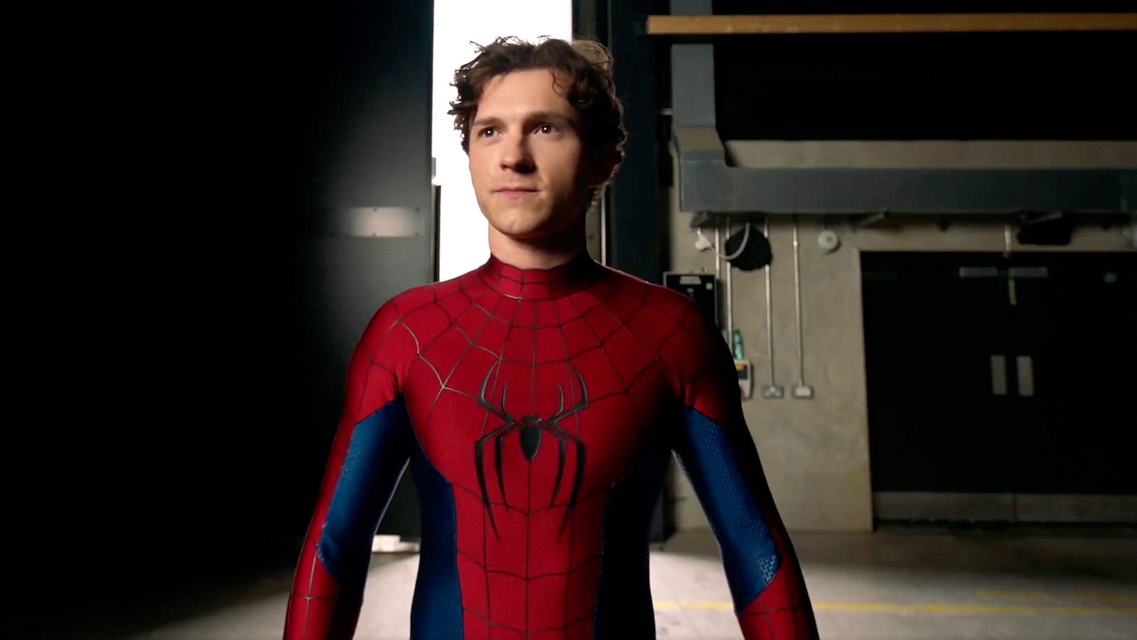 Tom Holland reveals new Spider-Man suit in 1st look at 'Brand New Day ...